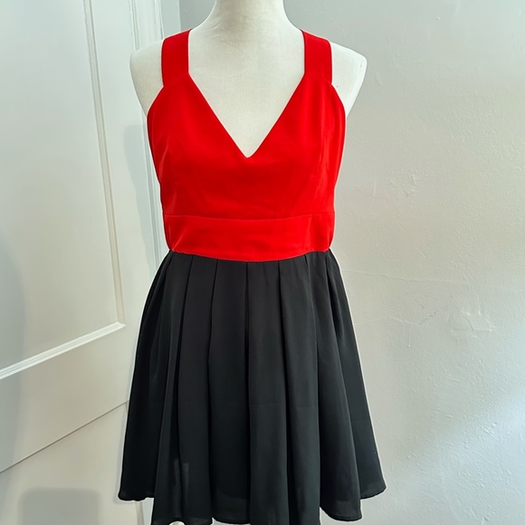 June & Ivy | Dresses | Red Black Mini Dress With Open Back Bow | Poshmark